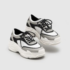 20 Rekomendasi Merk Sepatu Wanita Terkenal (Terbaru 2025) - CekList.ID