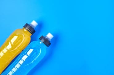 13 Rekomendasi Minuman Isotonik Terbaik (Terbaru 2025) - CekList.ID