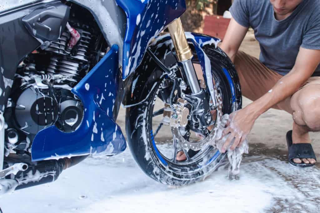 10 Rekomendasi Merk Helm Motor Terbaik (Terbaru 2025) - CekList.ID