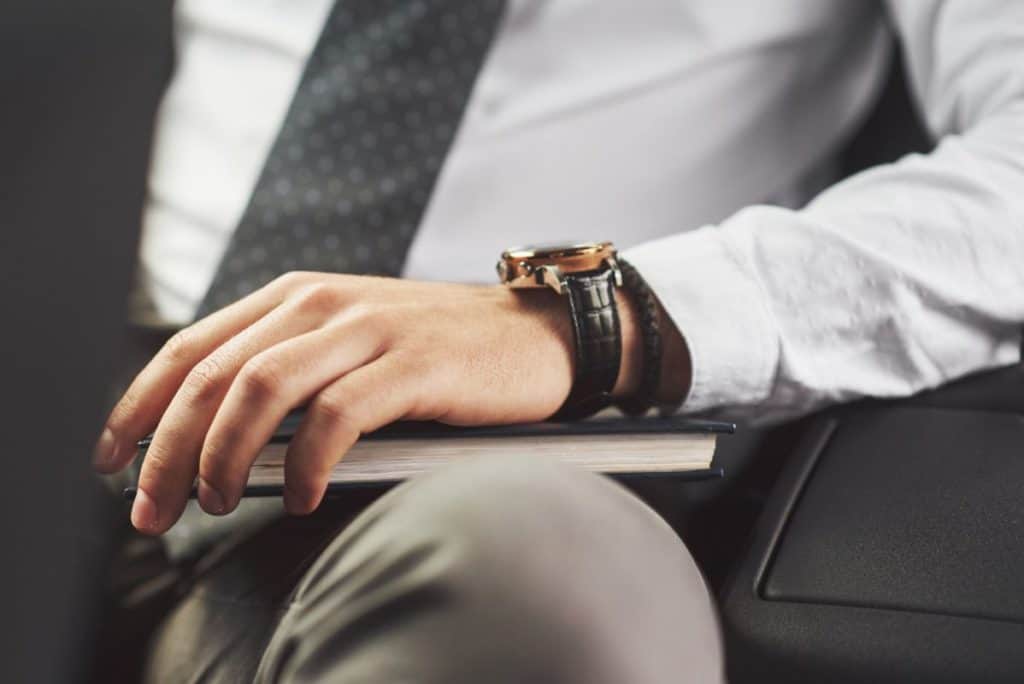 13 Rekomendasi Sepatu Big Size Pria Terbaik (Terbaru 2025) - CekList.ID