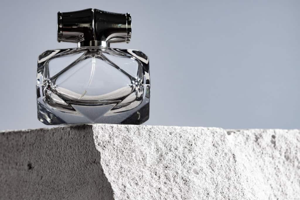 13 Rekomendasi Merk Parfum Mahal Pria & Wanita (Terbaru 2025) - CekList.ID