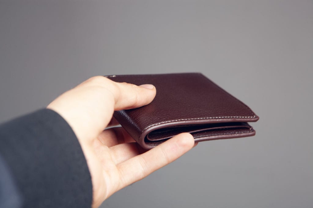 12 Rekomendasi Merk Dompet Pria Terbaik (Terbaru 2025) - CekList.ID