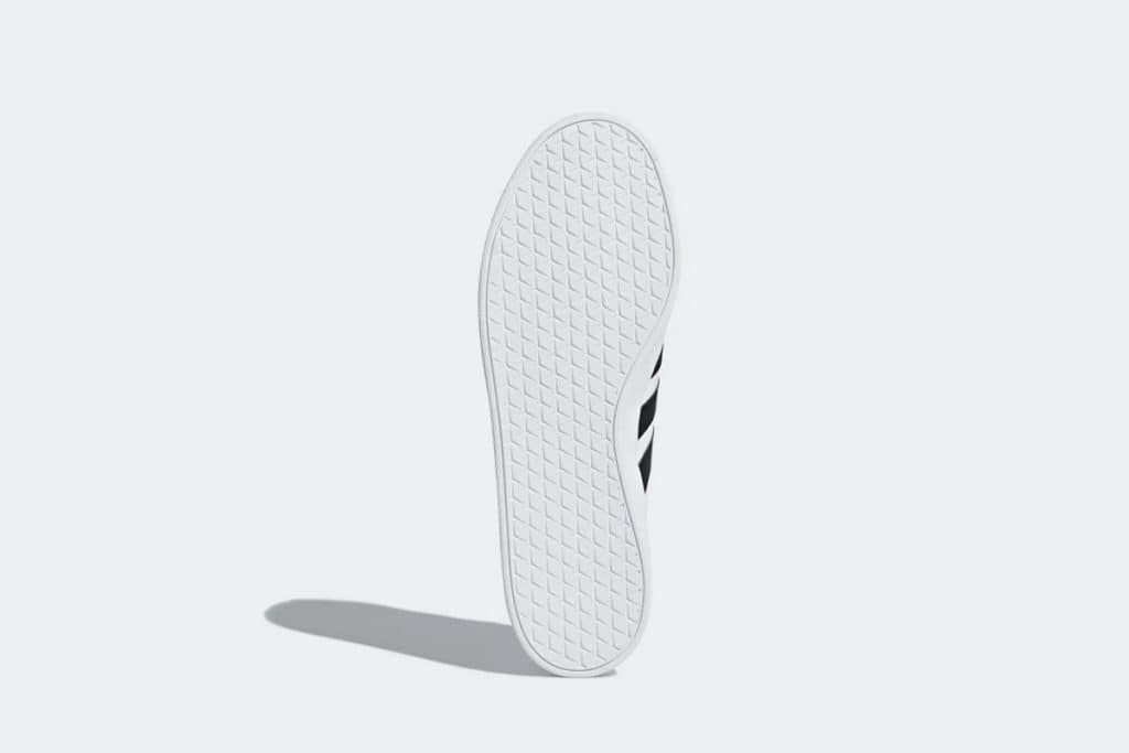 13 Rekomendasi Sepatu Adidas Casual Putih (Terbaru 2025) - CekList.ID